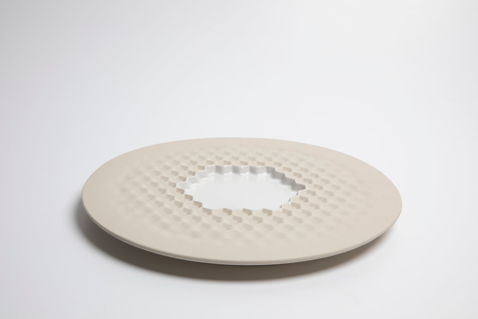 Artilugis: POLYGON FLAT PLATE - tableware for chefs and restaurants