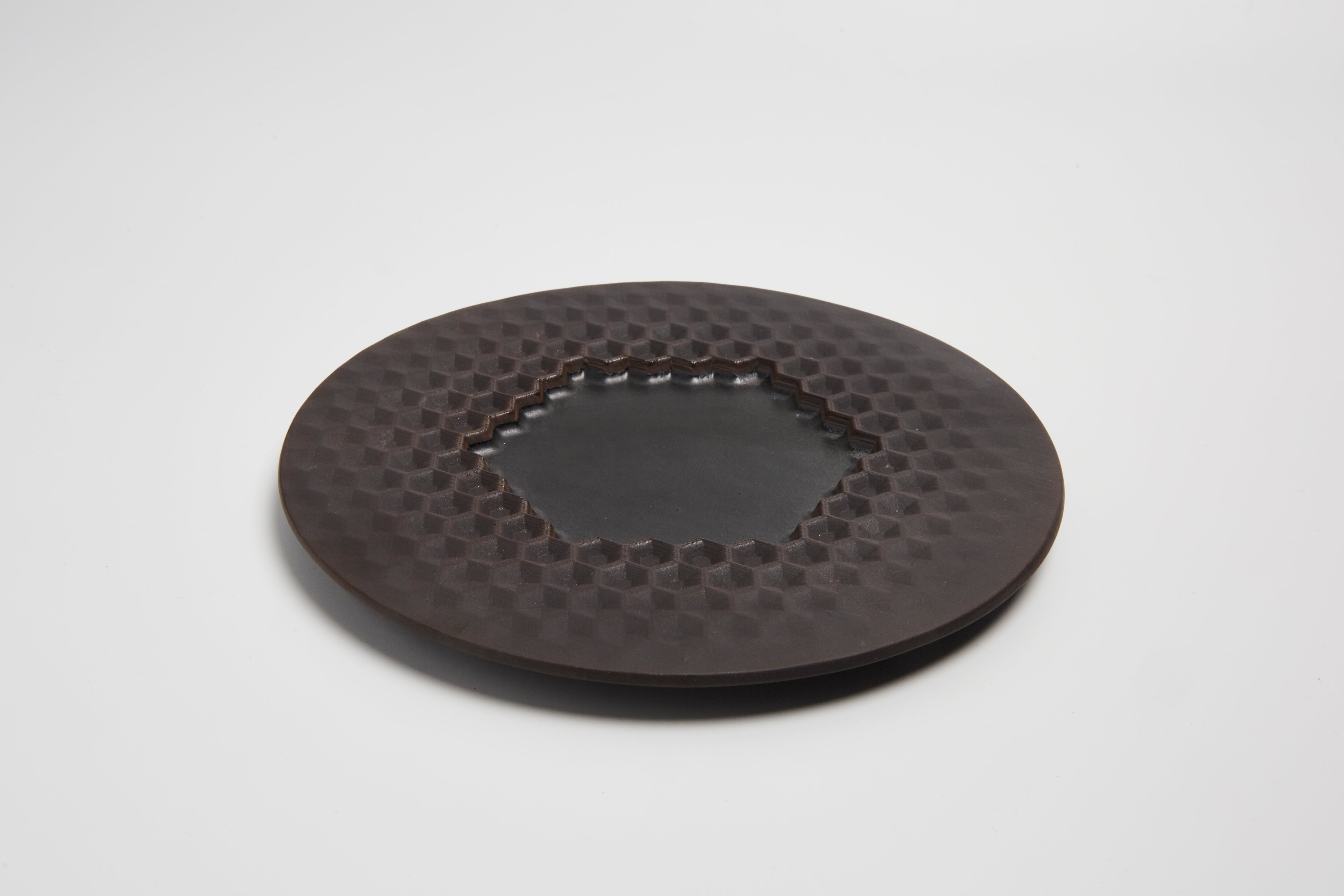 Artilugis: POLYGON S FLAT PLATE - tableware for chefs and restaurants